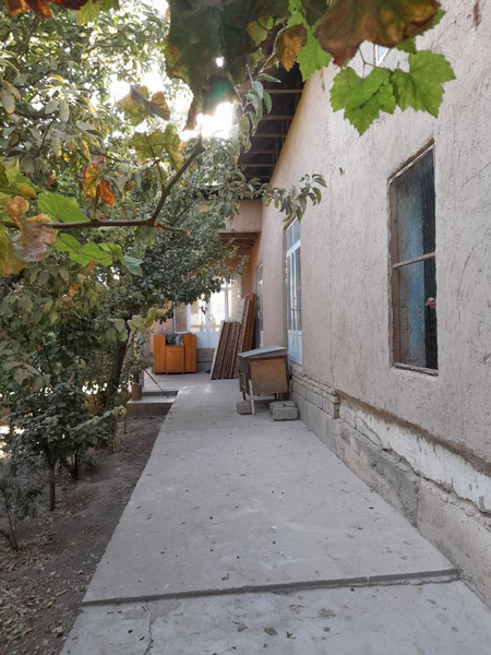 Uchastka sotiladi tayyor