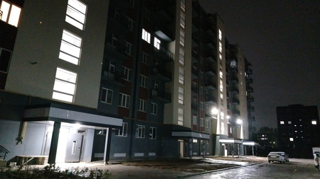 Chirchiq Dom sotiladi 2-mikrarayonda   1-Xona  8-etaj 28000 $ srochna