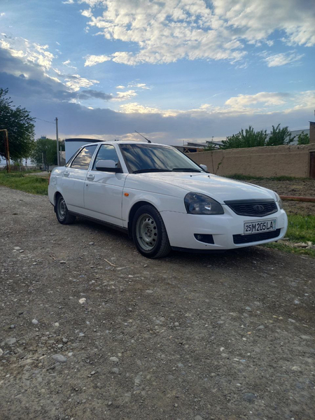 Lada Priora axvoli zur