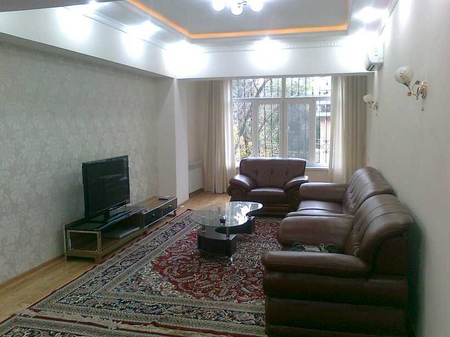 Сдается в аренду 3 ком. квартира 120 м.кв на Ц-7 ,м.Космонавтов.