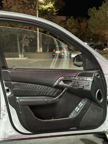 Mercedes Benz w220