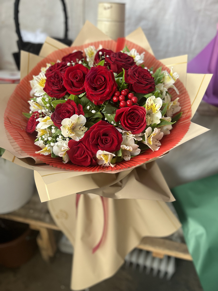 Atiegul pion lola siren buket gullar