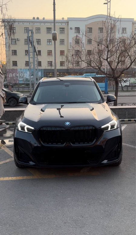 BMW ix1 (M)  410л.с