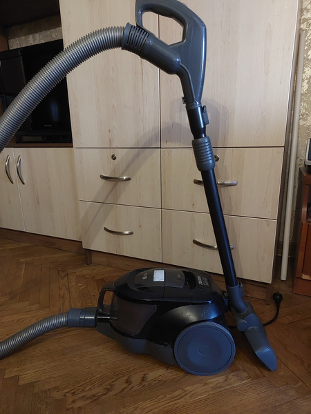 Пылесос  LG VC33204NHTS