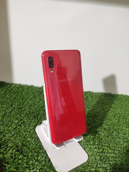 Samsung A20 sotiladi