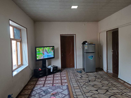 Продается дом 3 ком. примерно 110кв/м. Таш. обл, 25км от куйлюк базар.
