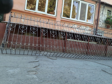 Стеклянные перила будки из сэндвич панелей ворота, дарвоза панжара эши