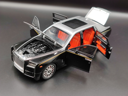 Rolls Royce Phantom Mansory 1:18 металлическая - Доставка