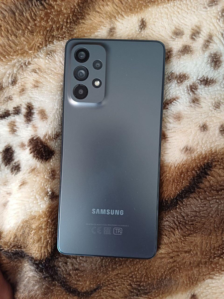 samsung A73 128 gb srochna  sotiladi karopka bor