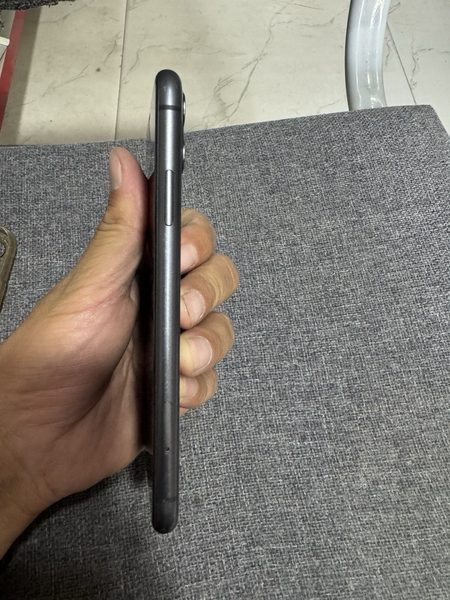 Iphone 11 128 GB Qora