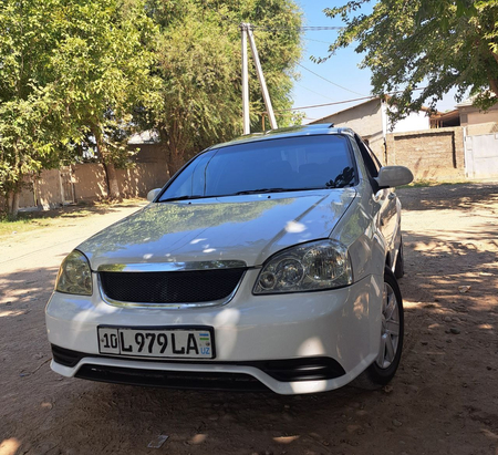 Ласети 2005 сотилади. Нархи 6000 келишамиз