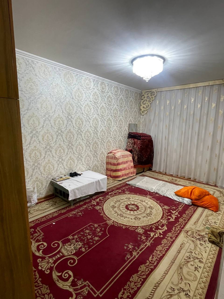 Qora qamishda kvartira 3 xona qlingan