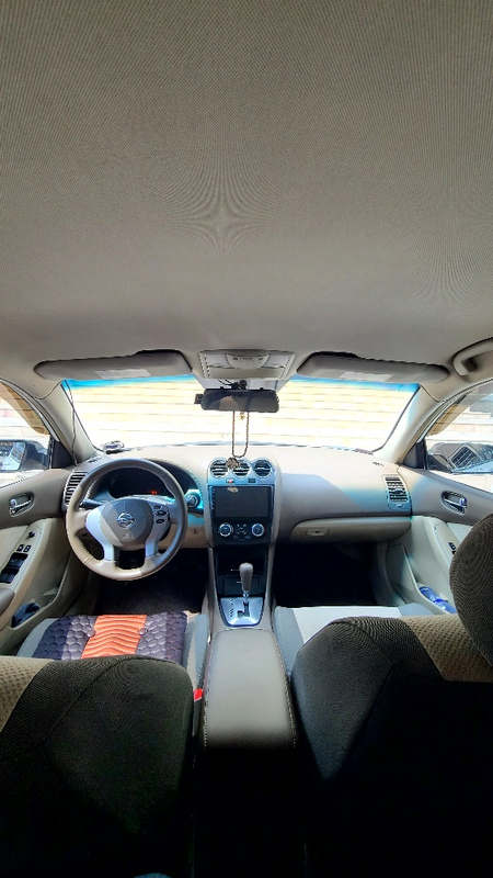 Nissan altima sotiladi
