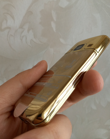 Nokia 6700 Gold edition