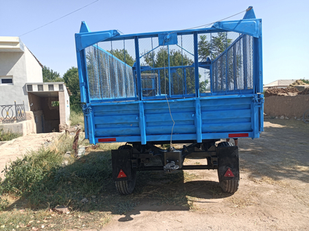 T 28 traktor tilichkasi bilan birga sotiladi