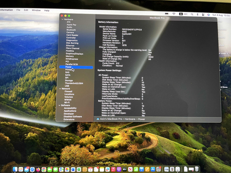 Macbook pro 2020 core i5/8 256GB , 4 thunderbolt port , touch bar