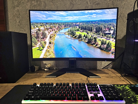 Продам игровой монитор Gigabyte 27 дюймов.  165гц