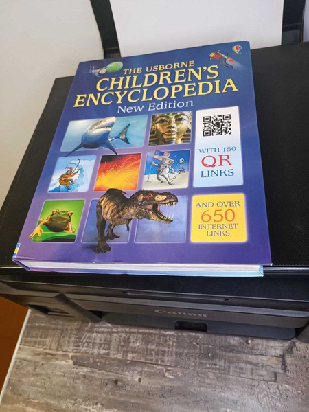 Детская энциклопедия на Английском книга Children's Encyclopedia book