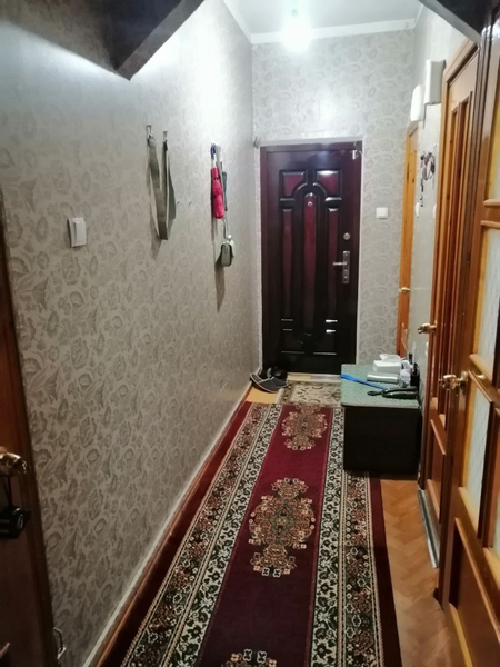 Срочно сдаётся 2//2//4 квартира на против ресторана Парвоза