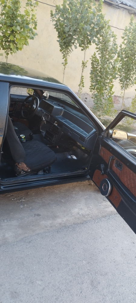 Vaz 2108 sotiladi narxi 2200