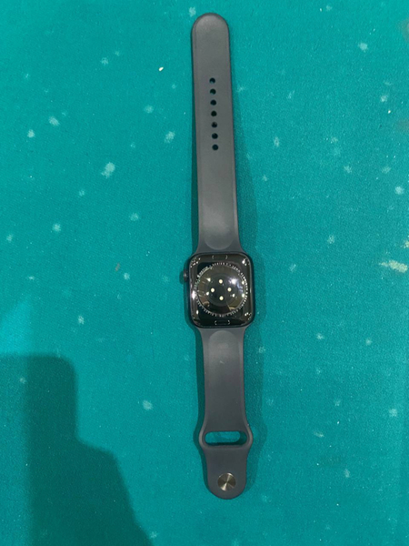 Iwatch 7 45 mm в хорошеем состояни