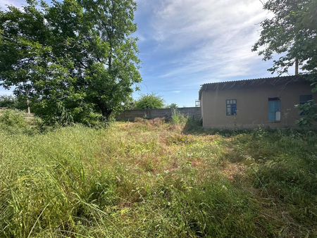 Srochna yo'l yuzidagi uchastka sotiladi