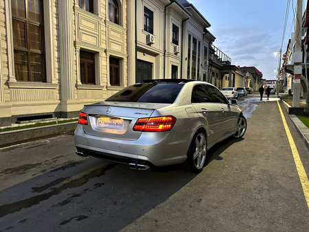 Mercedes W212 AMG 2012 Americanka Состаяние Йенгиде Пробег 210000Км
