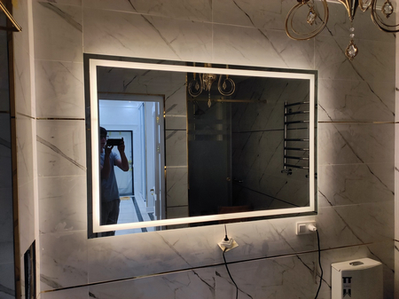 Зеркало с сенсорный LED подсветкой