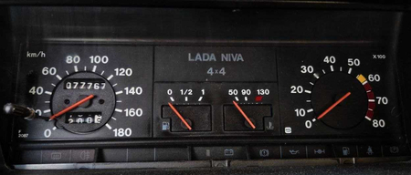 Автомобиль NIVA Нива ВАЗ 2121 4*4 бордовый