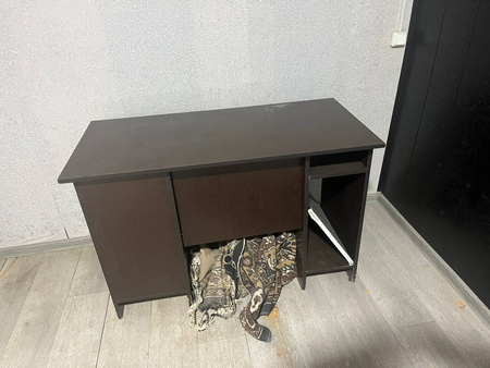 Продаётся письменный стол Б/у
