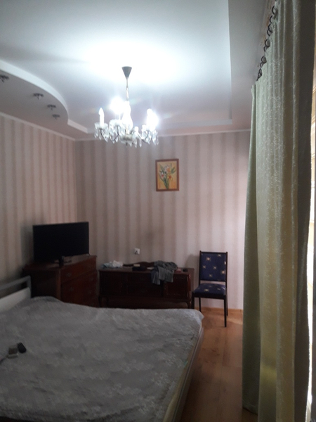 Продаётся коттедж, в центре города массив Ц5 3сотки + отдельный гараж.