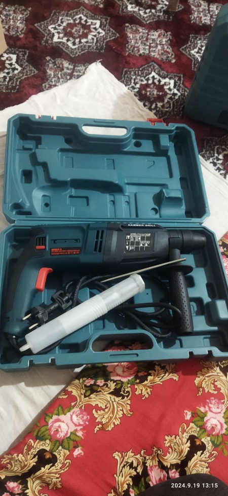 Шруповерт Bosch, Makita