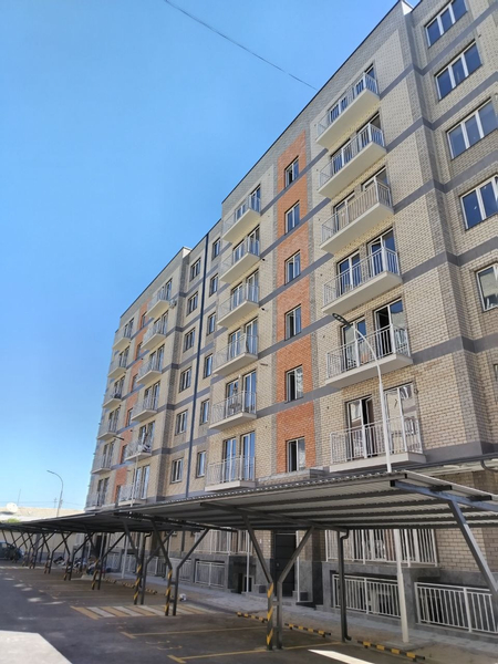 Srochno sotiladi qõyliq bozor oldida navostroyka