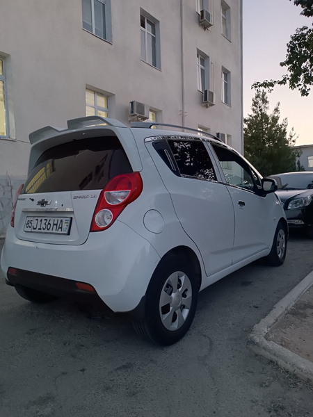 Spark sotiladi srochno