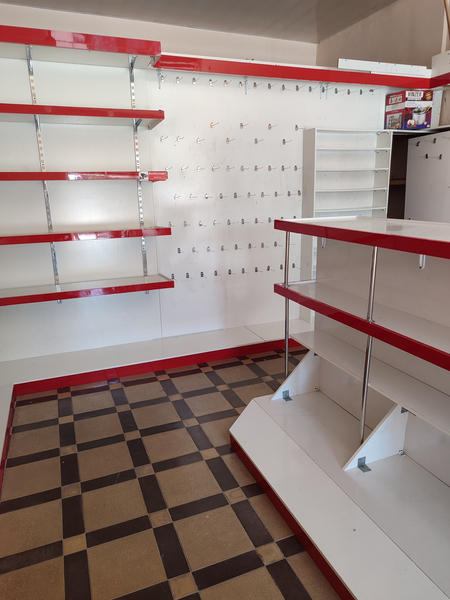 Полки для магазинов