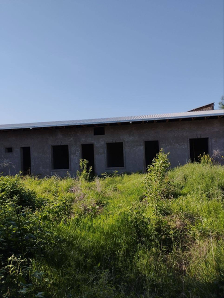 Срочно продается дом каробка Ункургон ,ориентир Селхоз институт. 6,3 с