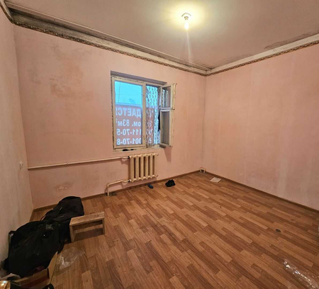 Срочно продаётся  квартира в Ташкенте 3/5/5 Шайхантахур (J2706)