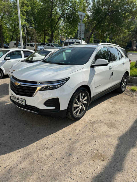 Автомобил Эквинокс 2022 года