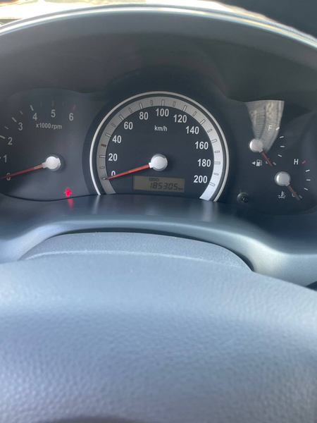 Kia carnival sotiladi