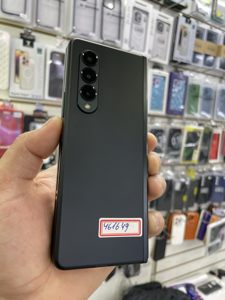 Samsung galaxy Z fold 3