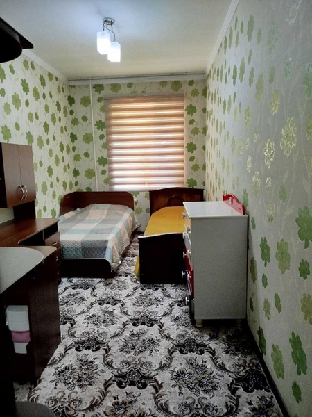Yunusobod 15 kvartlda 3 xonali kvartira sotiladi.