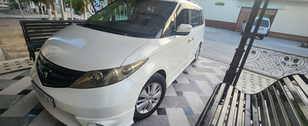 Honda mikro avtobus