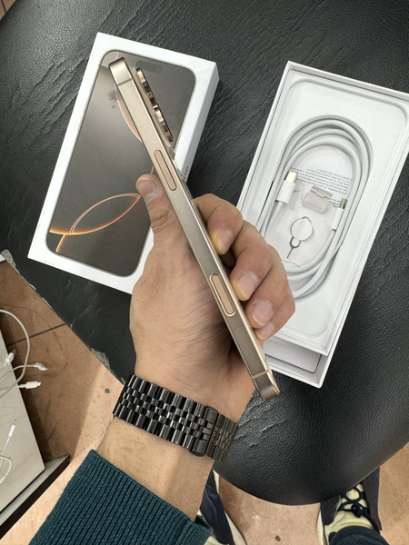 Iphone 16 Pro max dubaiski