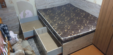 Кровать счемоданом