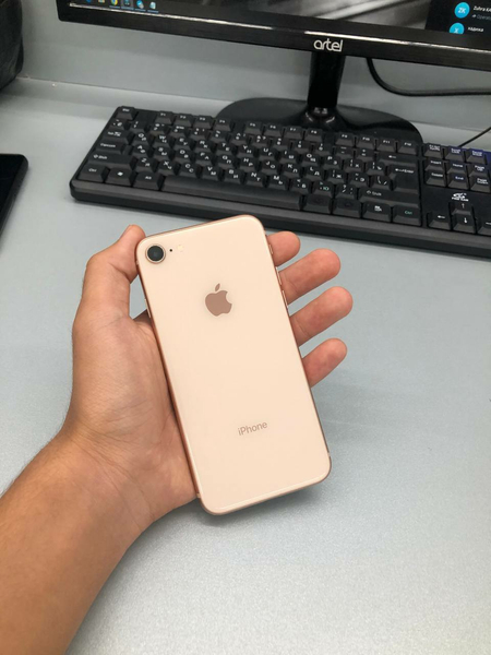 Iphone 8 64 GB gold