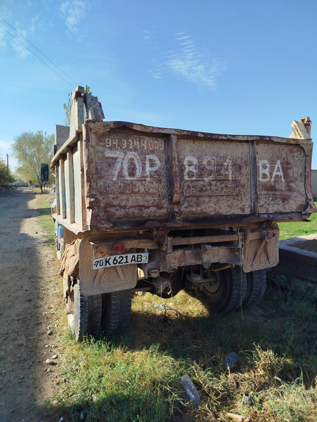 Zil 130 sotiladi