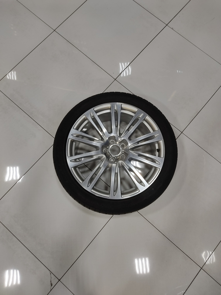 Audi diska sotiladi 2 ta