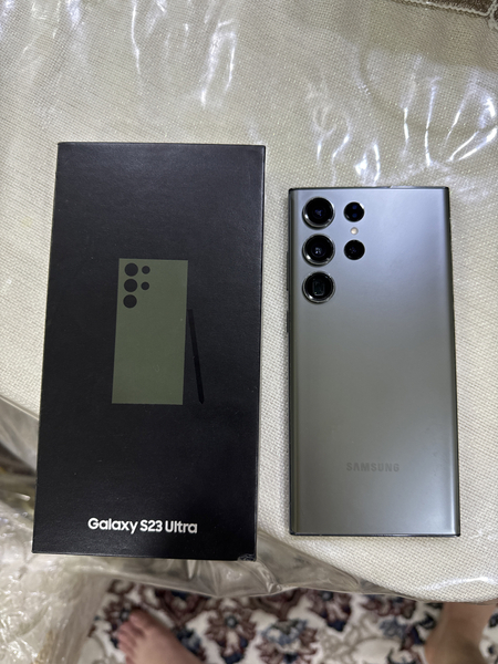 Samsung S 23 ultra 12/256 holati zor