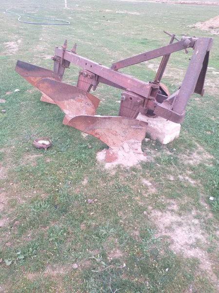 Traktor MTZ80  pilikli