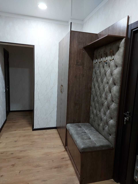 Срочно продается 2/2/9 квартира 60 м2  на Ц-1  Ор-р: Тата гостиница